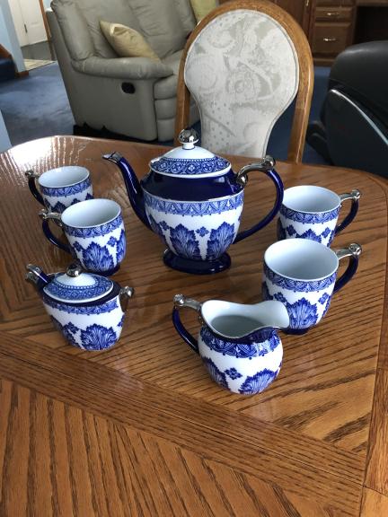 Macomb, MI: Bombay Blue and White Tea Set